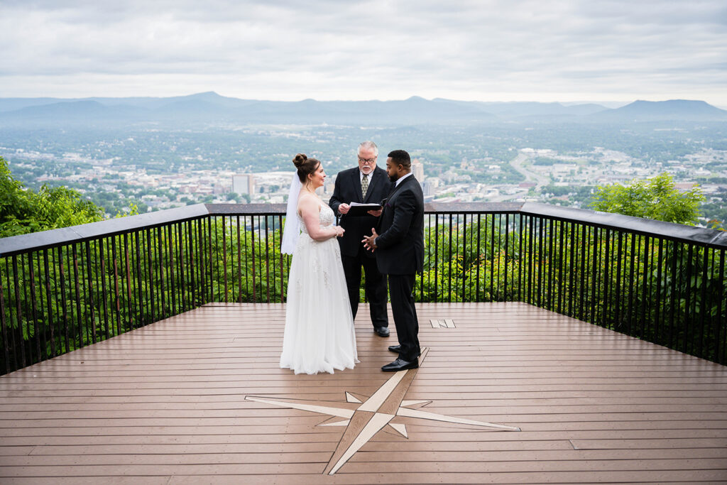 A Mill Mountain Park Elopement in Roanoke, Virginia